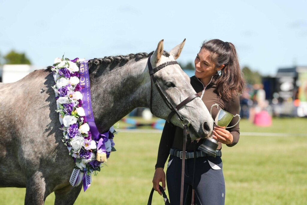 Kaimanawa Party with Kelly Wilson and her Horses - Equus Auctions